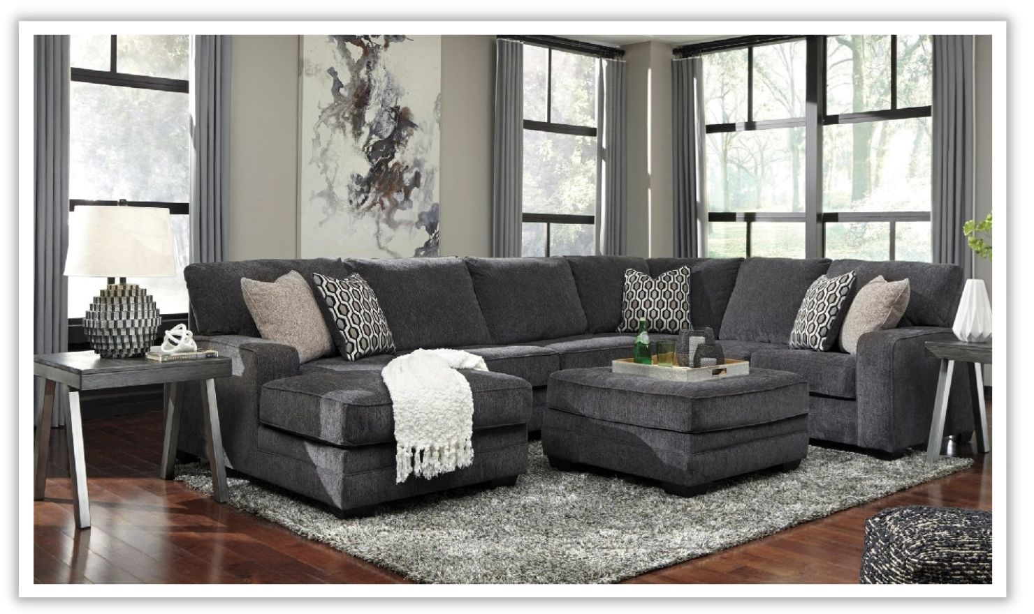 Tracling Sectional with Chaise – Jennifer Furniture